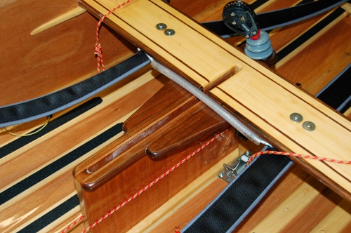 Mounting a mainsheet block near the centre of the thwart